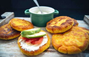 Arepas Boyacenses | Delicias de Colombia